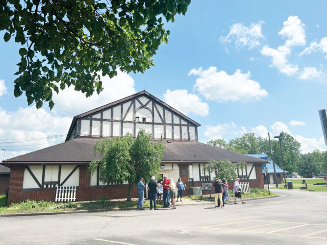 ‘Save our park’: Local candidate gathers signatures to protect greenery ...